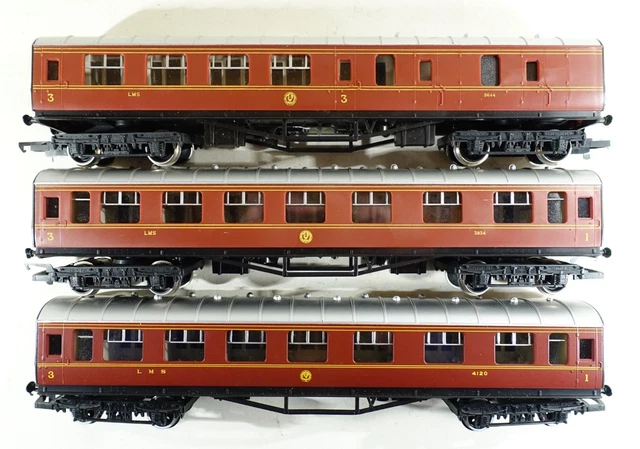 HORNBY 3 X LMS STANIER COACHES £11.99 - PicClick UK
