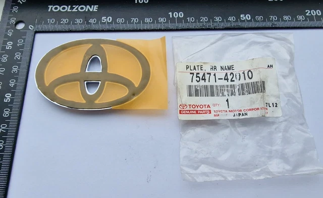 NEW GENUINE TOYOTA Rav4 Rear Badge Logo Exterior Emblem 75471-42010 £19 ...