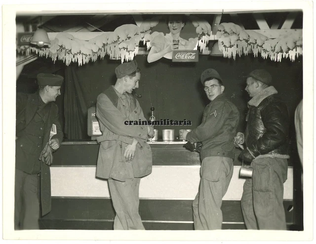 ORIG. FOTO USAAF Kantine mit Coca Cola Schild am Flugplatz WATTON ...