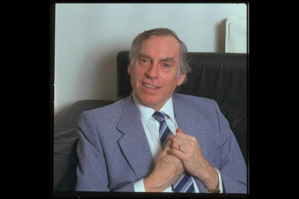 COMEDIAN AND TELEVISION presenter Larry Grayson circa 1987 Old TV Photo ...