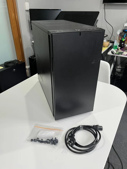 FRACTAL DESIGN DEFINE R5 Black Mid-Tower ATX case (Model: FD-CA-DEF-R5 ...