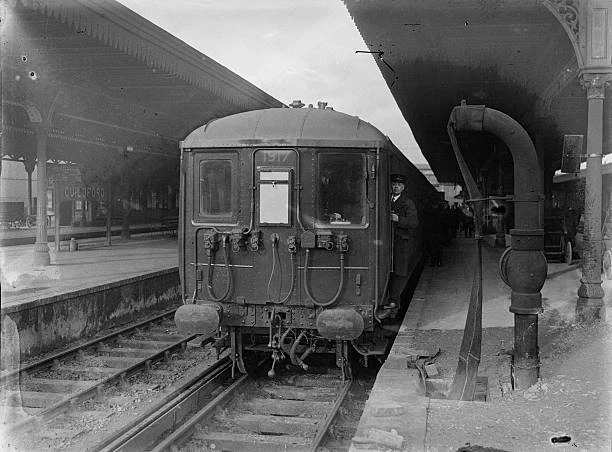 SOUTHERN RAILWAY 2BIL Electric Multiple Unit No 1917 Train Old Photo $8 ...