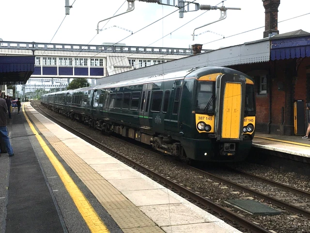 ELECTRIC TRAIN PHOTO Class 387 Gwr Photograph Emu Railway Picture ...