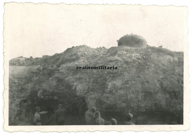 ORIG. FOTO SOLDATEN bei zerstörte Maginotlinie Bunker in Frankreich ...