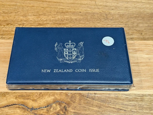 1976 NEW ZEALAND Proof Coin Set with Seven Coins in Blue Wallet $45.00 ...