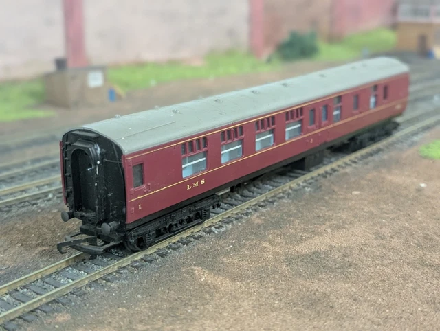 HORNBY R936 OO Gauge BR Mk1 Corr Brake 2nd Maroon 5051 £10.12 - PicClick UK