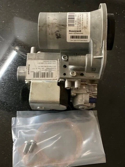 VIESSMANN VITODENS 100-W Wb1B Gas Solenoid Valve 7828721 Vk4115V 1337 £ ...
