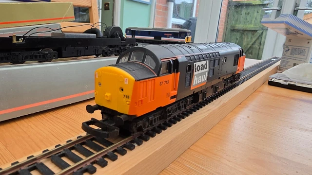 LIMA CLASS 37 locomotive in Loadhaul livery 37713 £35.00 - PicClick UK