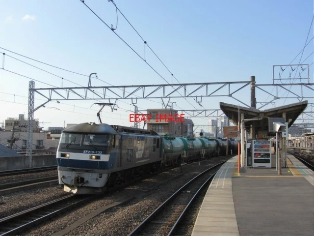 PHOTO JAPAN Railways - Ef210-132 Passes Shitte Tokyo Japan £1.85 - PicClick UK