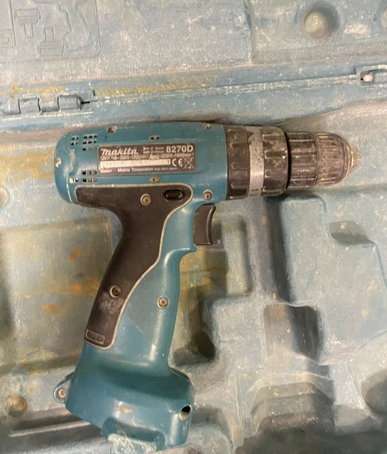 MAKITA SCHLAGBOHRSCHRAUBER Akkuschrauber 8270D Defekt Bastlerware ...