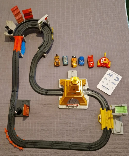 FISHER PRICE GEOTRAX Disney Cars World Grand Prix Playset RC McQueen £ ...