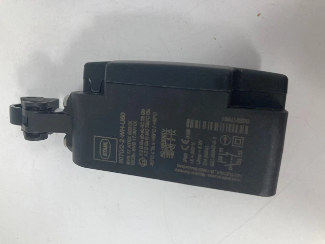 STAHL 80702-2-WH-U60 SAFETY Limit Switch Roller Lever Snap Action $107. ...