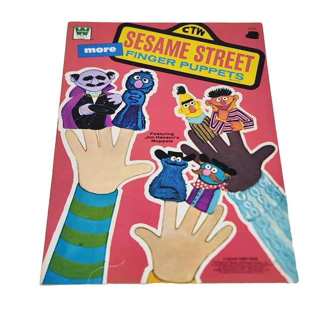 VINTAGE 1972 SESAME Street Finger Puppets New Paper Doll Uncut Book £24 ...