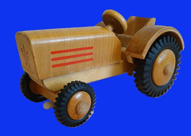 06 239 DDR FWF „Alter großer Holz Traktor, Lenkfunktion, Räder frei ...
