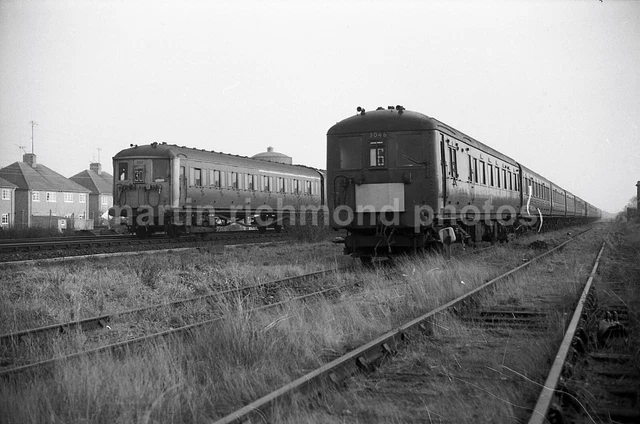 BRITISH RAIL 6-COR EMU 3046 & 2-BIL 2137 1960's Railway Negative RN294 ...