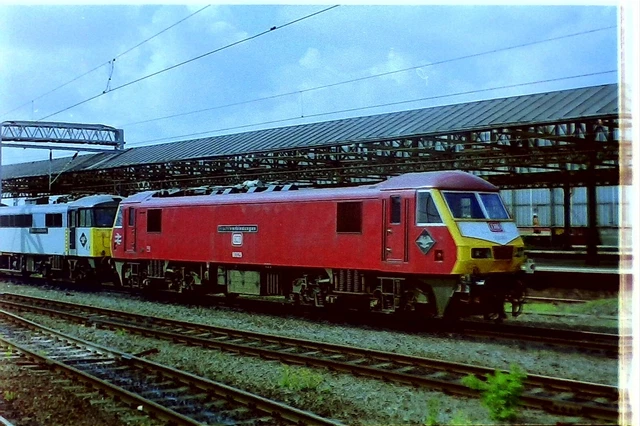 35MM RAILWAY COLOUR Negative Class 90 129 at Crewe £1.95 - PicClick UK