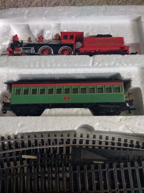 DEPT. 56 NEW Village Express Ho Scale Electric Train&Tracks £141.60 ...