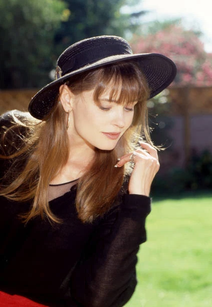 SHELL DANIELSON POSESIN LA circa 1988 She played the role of Laken- Old ...