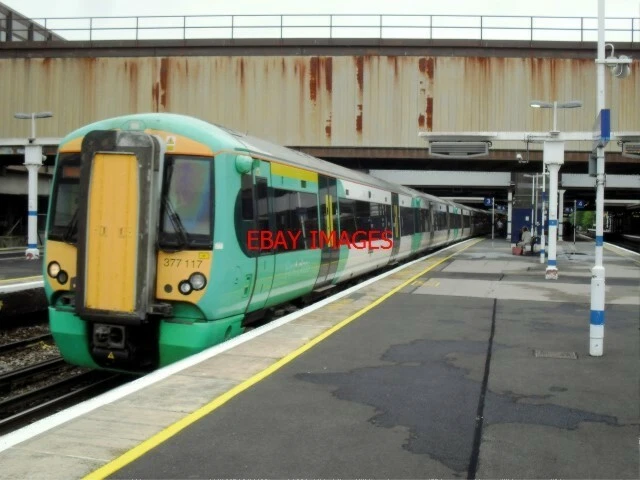 PHOTO SOUTHERN-LIVERIED Class 377 Emu 377117 (4) Waits At Gatwick ...