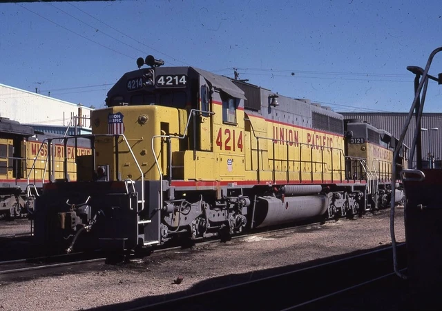 UP UNION PACIFIC Railroad Train Locomotive 4214 Original 1987 Photo ...