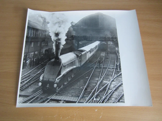 LNER A4 2509 Silver Link leaves Kings Cross Silver Jubilee Large Print ...