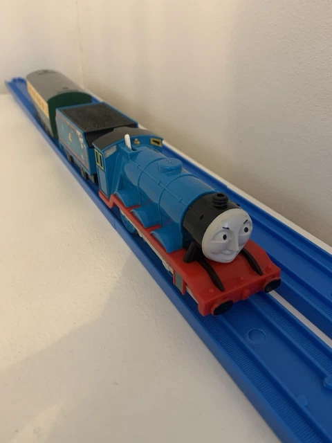 TOMY THOMAS THE Tank Engine & Friends Trackmaster GORDON TRAIN & Coach ...