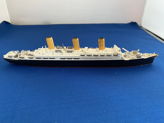 IMPERATOR DIECAST METAL Scale 1/1250 Model Ship By Mercator M418 Used £ ...