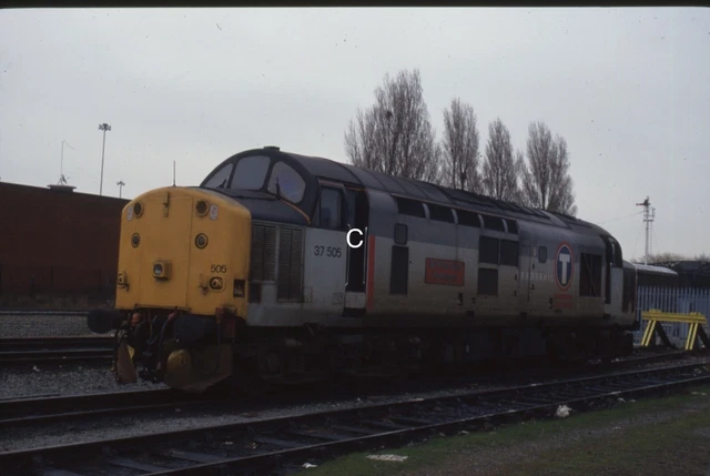 35MM SLIDE BRITISH Railway Br Diesel Class 37 - 37505 Warrington Arpley ...