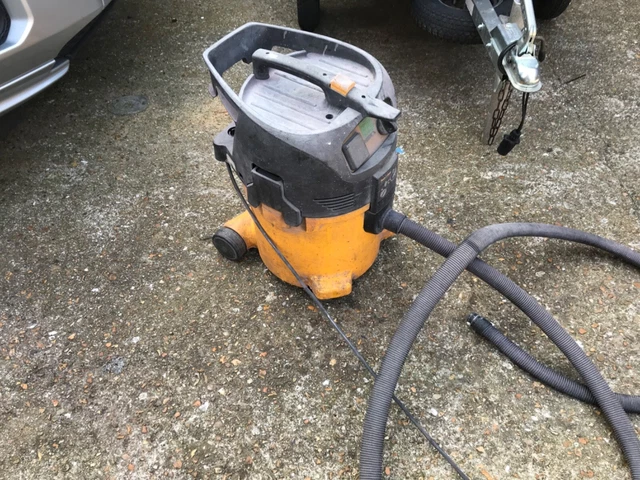 MIRKA DUST EXTRACTOR 915L 240V *** USED CONDITION *** INCLUDES HOSE ...