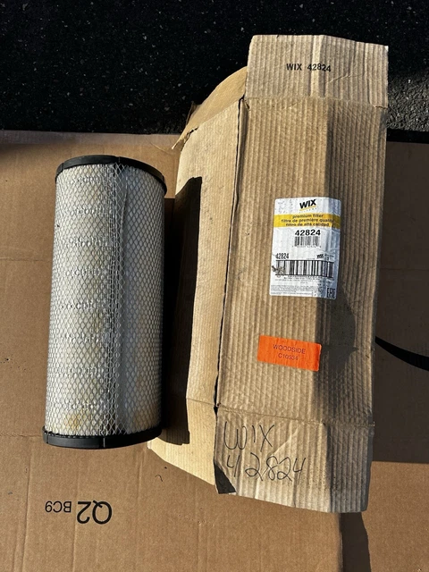 WIX AIR FILTER 42824 Chevrolet GMC C6500 C7500 C8500 Kodiak Topkick HTR ...
