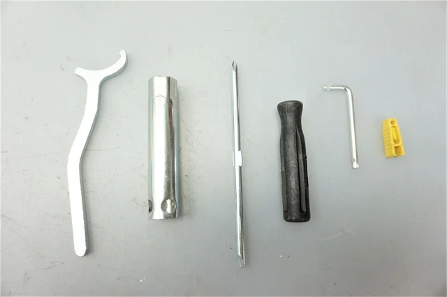 TOOL KIT TOOLS Piaggio Vespa Gtv GTS 125 250 300 £34.34 - PicClick UK