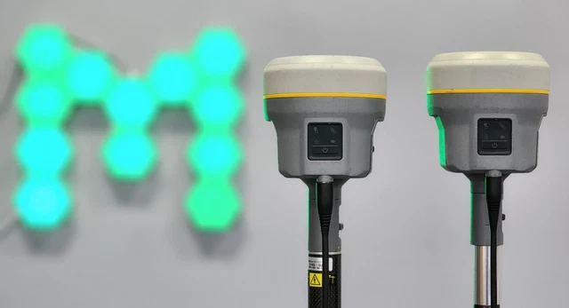 TRIMBLE R10 DUAL GPS GNSS Beidou Galileo RTK Base & Rover Setup w/ TSC3 ...