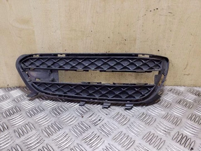 MERCEDES-BENZ E W212 Front Lower Grille A2128851823 3.00 Diesel 155kw ...
