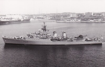 ORIGINAL PHOTOGRAPH TRIBAL Class frigate HMS Ashanti at sea F117 1980s ...