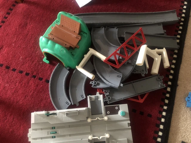 THOMAS TANK ENGINE Train Tomy Trackmaster ROAD set Inc Tunnel / Level ...