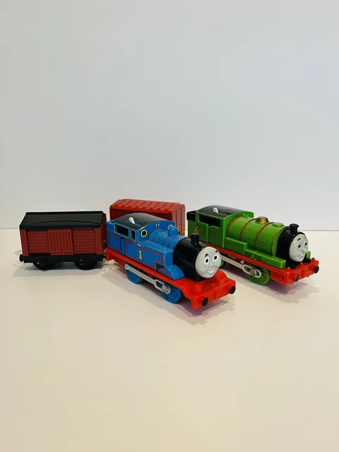 THOMAS & FRIENDS Thomas The Tank Engine And Percy Bundle TrackMaster £ ...