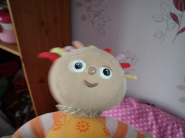 LARGE TALKING UPSY Daisy In The Night Garden! 13"All Material Plush Toy ...