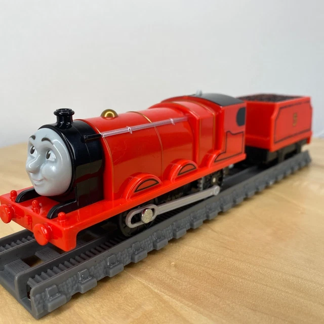 THOMAS THE TANK Engine Trackmaster Revolution Train James with Tender ...