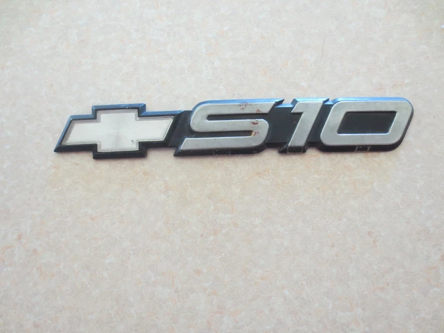 ORIGINAL CHEVROLET S10 truck badge // emblem -- Chevy ...