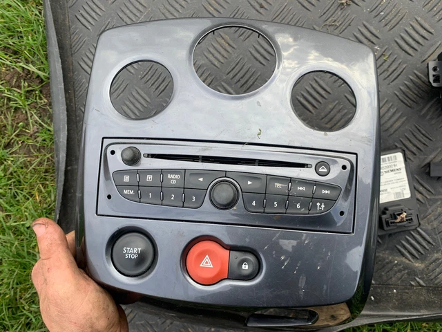 RENAULT CLIO MK3 2005-2012 Radio Cd Player Head Unit & Surround ...