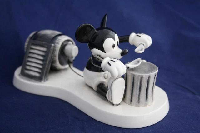 ROYAL DOULTON DISNEY Showcase Mickey's One Man Band Mm25 Figure £69.95 ...