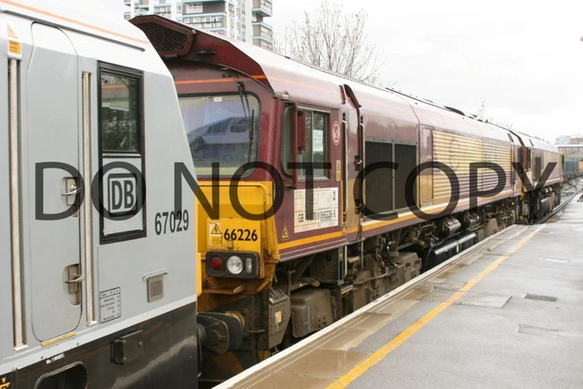 UK DIESEL TRAIN Railway Photograph Of Class 66 66226 Loco. Rm66-451 £1. ...