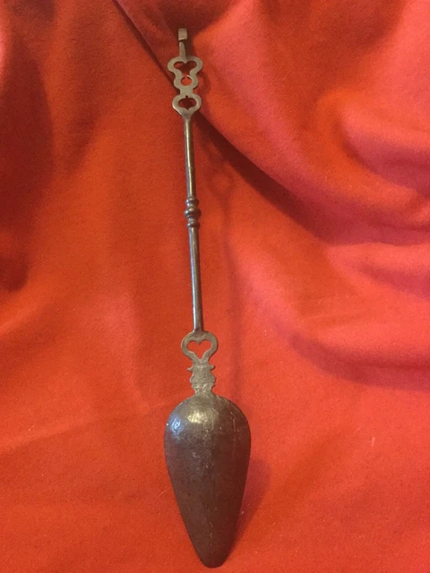 BELLE ET GRANDE Cuillère d’âtre en fer étamé ,Art Populaire du 18/19éme ...