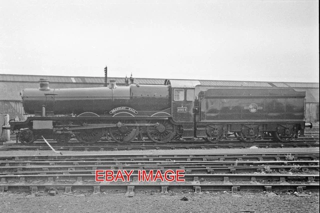 PHOTO GWR Hall Class Loco No 6924 Grantley Hall Swindon 1960S £1.85 ...