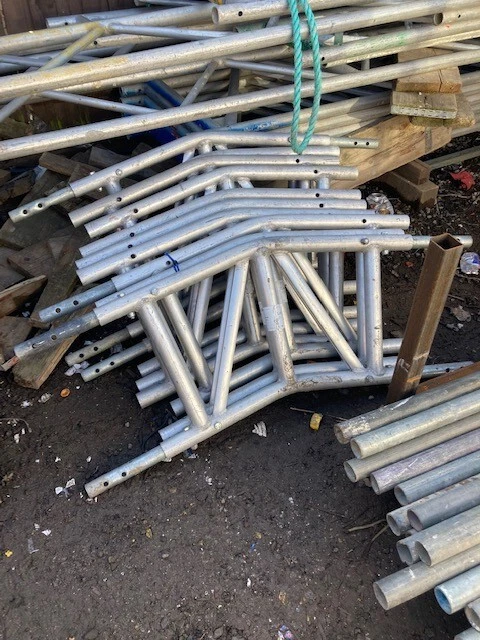 USED SCAFFOLDING TUBE /Fittings/ Scaffolding Boards / Beams / £100.00 ...