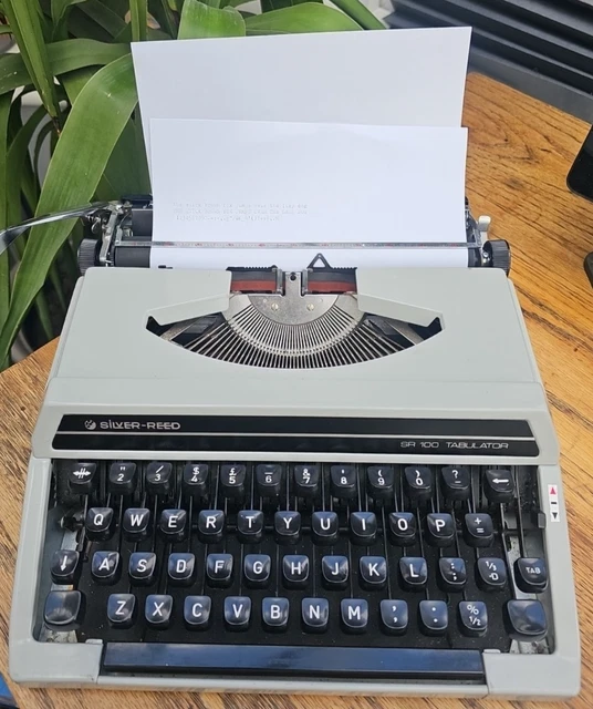 SILVER REED SR 100 Tabulator Vintage 1970'S Typewriter - Light Grey ...