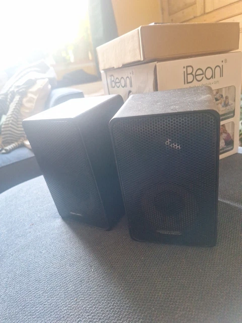 REALISTIC MINIMUS-3.5 2.0 Wired Bookshelf Speakers Black 15W 7 Ohm £10. ...