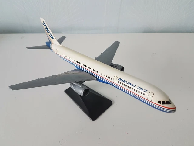 BOEING 757-200 DISPLAY Model - Boeing House Livery Colours - Scale 1/ ...