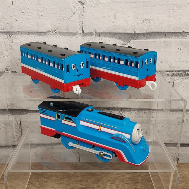 TRACKMASTER STREAMLINED THOMAS Motorized Train Annie Clarabel Carriages ...