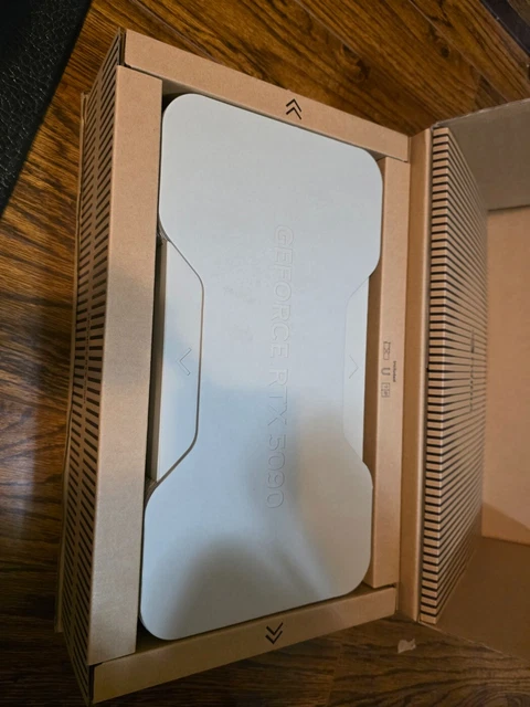 NVIDIA GEFORCE RTX 5090 Founders Edition 32GB GDDR7 *IN-HAND & FAST ...